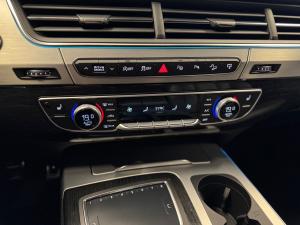 Zils Audi Q7 2016 Rīga, ar dzinēja tilpumu 3.00 L un nobraukumu 143 tūkst. km par 29990 €, foto 14 vietnē AUTOMOTO.COM.LV