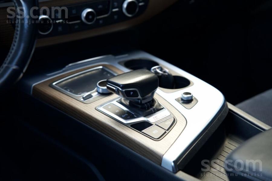 Blue Audi Q7 2016 in Riga, with an engine capacity of 4.00 L and mileage of 154 thousand km for 34599 €, photo 19 on AUTOMOTO.COM.LV