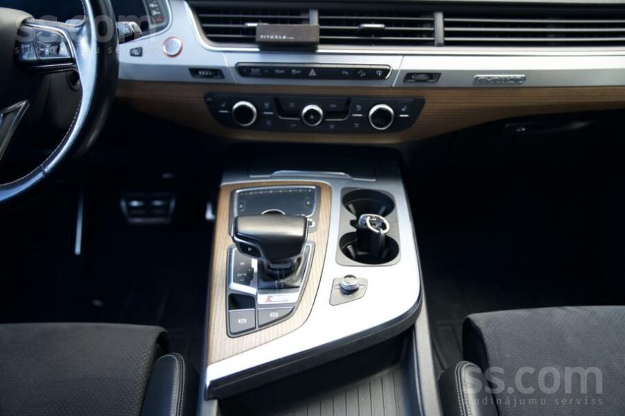 Blue Audi Q7 2016 in Riga, with an engine capacity of 4.00 L and mileage of 154 thousand km for 34599 €, photo 20 on AUTOMOTO.COM.LV