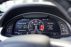 Blue Audi Q7 2016 in Riga, with an engine capacity of 4.00 L and mileage of 154 thousand km for 34599 €, photo 28 on AUTOMOTO.COM.LV