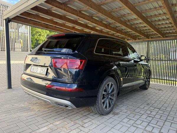 Blue Audi Q7 2016 in Vilnius, with an engine capacity of 2.97 L and mileage of 250 thousand km for 18200 €, photo 5 on AUTOMOTO.COM.LV