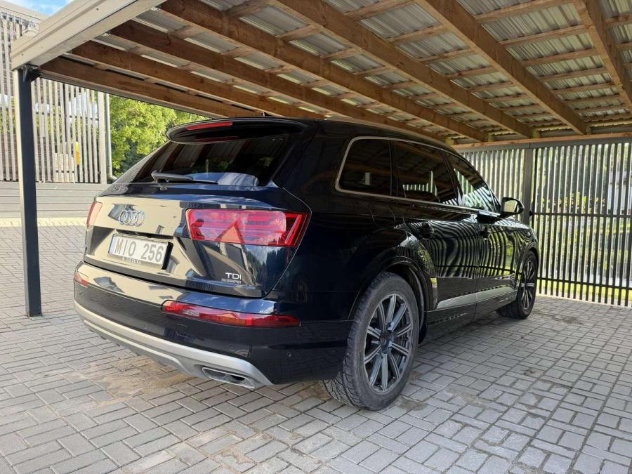 Blue Audi Q7 2016 in Vilnius, with an engine capacity of 2.97 L and mileage of 250 thousand km for 18200 €, photo 6 on AUTOMOTO.COM.LV