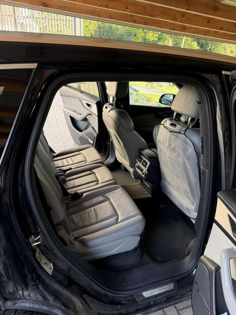 Blue Audi Q7 2016 in Vilnius, with an engine capacity of 2.97 L and mileage of 250 thousand km for 18200 €, photo 10 on AUTOMOTO.COM.LV
