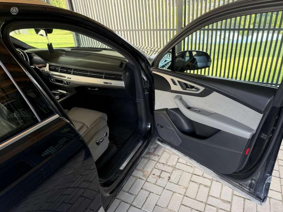 Blue Audi Q7 2016 in Vilnius, with an engine capacity of 2.97 L and mileage of 250 thousand km for 18200 €, photo 12 on AUTOMOTO.COM.LV