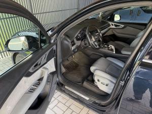 Blue Audi Q7 2016 in Vilnius, with an engine capacity of 2.97 L and mileage of 250 thousand km for 18200 €, photo 13 on AUTOMOTO.COM.LV