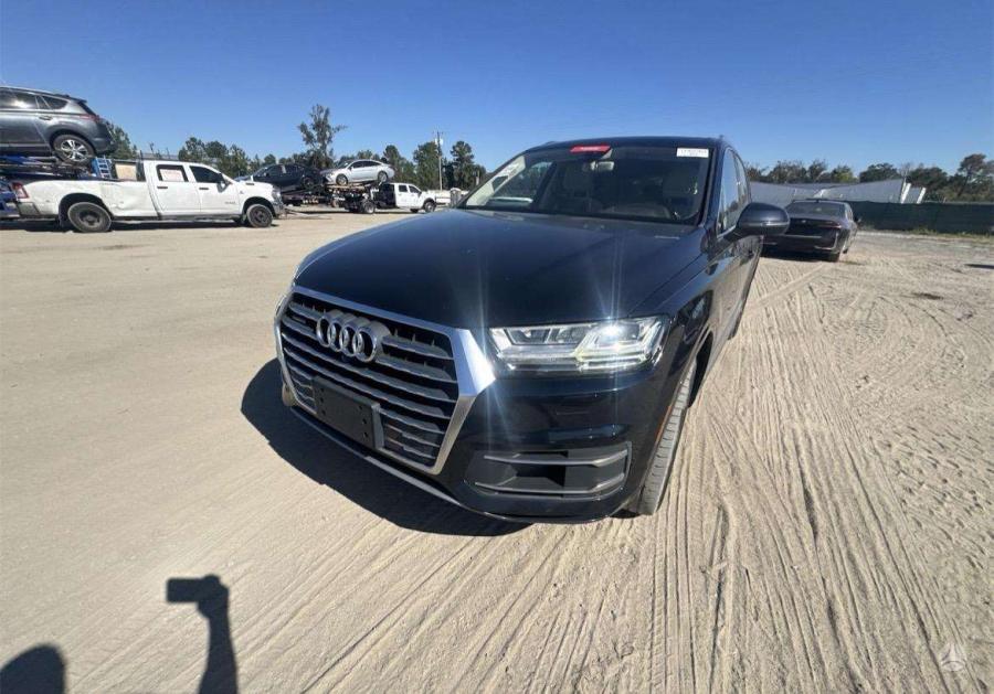 Blue Audi Q7 2017 in Panevezys, with an engine capacity of 3.00 L and mileage of 218 thousand km for 13900 €, photo 1 on AUTOMOTO.COM.LV