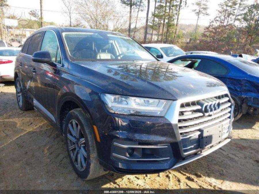 Blue Audi Q7 2017 in Klaipeda, with an engine capacity of 3.00 L and mileage of 121 thousand km for 8000 €, photo 1 on AUTOMOTO.COM.LV