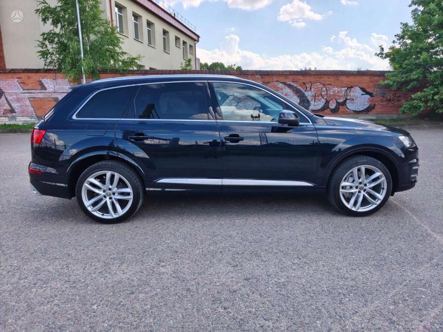 Blue Audi Q7 2017 in Siauliai, with an engine capacity of 3.00 L and mileage of 250 thousand km for 20990 €, photo 5 on AUTOMOTO.COM.LV
