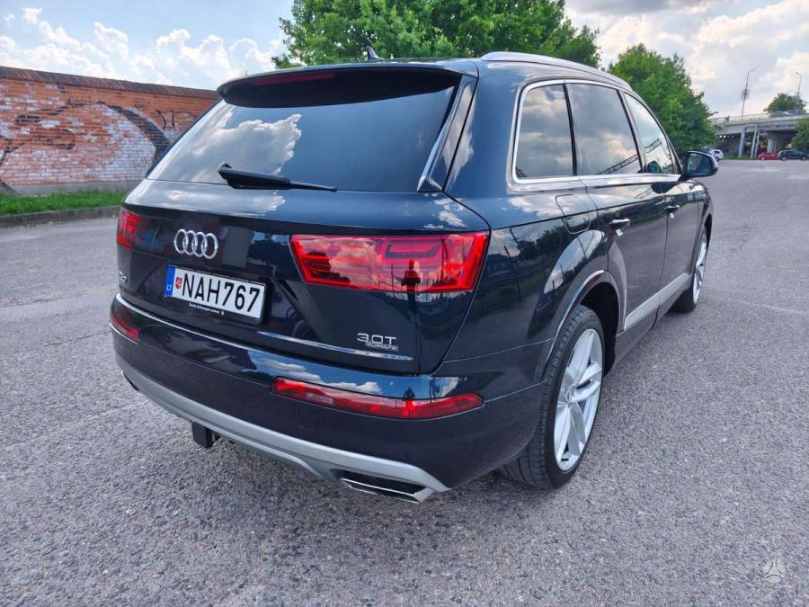 Blue Audi Q7 2017 in Siauliai, with an engine capacity of 3.00 L and mileage of 250 thousand km for 20990 €, photo 6 on AUTOMOTO.COM.LV