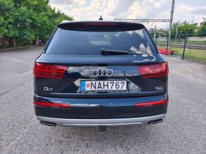 Blue Audi Q7 2017 in Siauliai, with an engine capacity of 3.00 L and mileage of 250 thousand km for 20990 €, photo 7 on AUTOMOTO.COM.LV