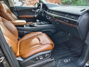 Blue Audi Q7 2017 in Siauliai, with an engine capacity of 3.00 L and mileage of 250 thousand km for 20990 €, photo 13 on AUTOMOTO.COM.LV