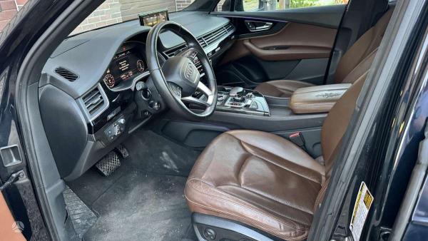 Blue Audi Q7 2017 in Vilnius, with an engine capacity of 3.00 L and mileage of 236 thousand km for 13300 €, photo 7 on AUTOMOTO.COM.LV