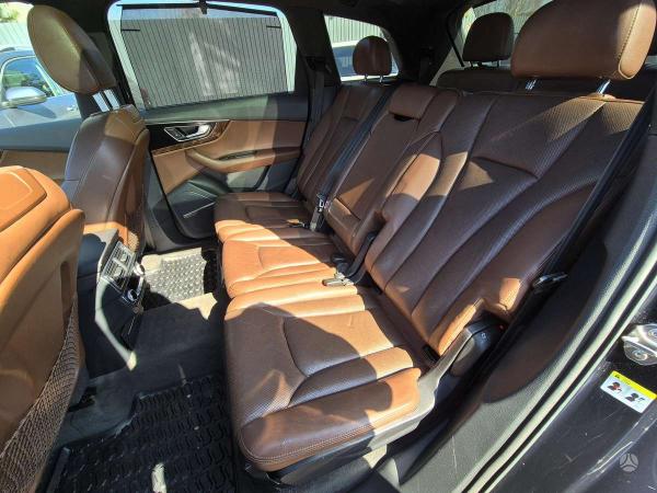 Blue Audi Q7 2017 in Vilnius, with an engine capacity of 3.00 L and mileage of 230 thousand km for 19999 €, photo 9 on AUTOMOTO.COM.LV