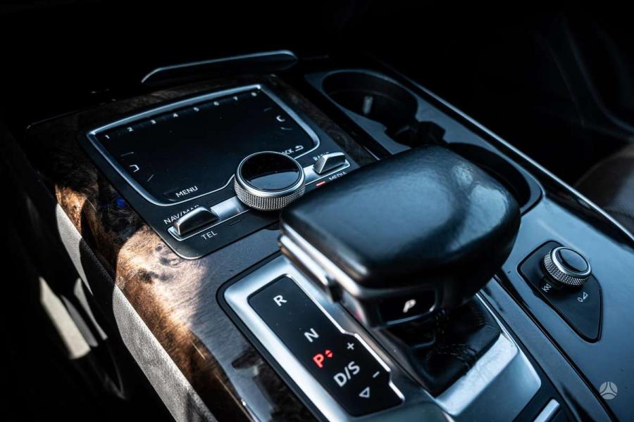 Zils Audi Q7 2017 Klaipėda, ar dzinēja tilpumu 3.00 L un nobraukumu 296 tūkst. km par 17500 €, foto 16 vietnē AUTOMOTO.COM.LV