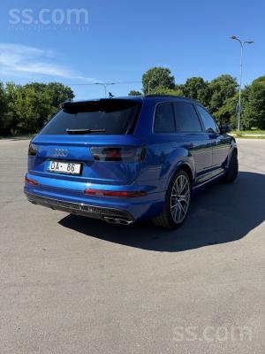 Blue Audi Q7 2017 in Riga, with an engine capacity of 4.00 L and mileage of 199 thousand km for 33000 €, photo 4 on AUTOMOTO.COM.LV