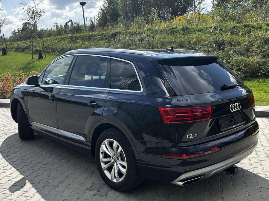 Blue Audi Q7 2017 in Vilnius, with an engine capacity of 1.98 L and mileage of 243 thousand km for 17900 €, photo 4 on AUTOMOTO.COM.LV