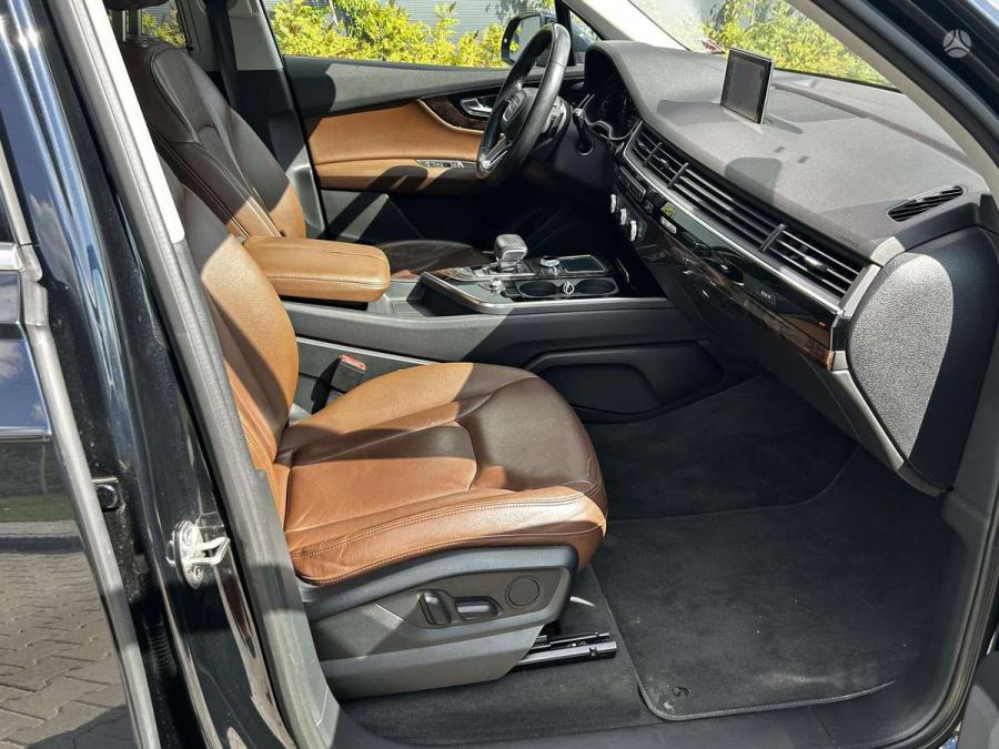 Blue Audi Q7 2017 in Vilnius, with an engine capacity of 1.98 L and mileage of 243 thousand km for 17900 €, photo 11 on AUTOMOTO.COM.LV