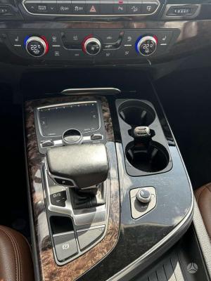 Blue Audi Q7 2017 in Vilnius, with an engine capacity of 1.98 L and mileage of 243 thousand km for 17900 €, photo 17 on AUTOMOTO.COM.LV