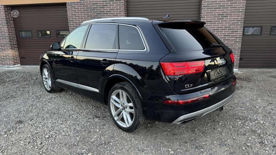 Blue Audi Q7 2017 in Vilnius, with an engine capacity of 3.00 L and mileage of 236 thousand km for 11700 €, photo 8 on AUTOMOTO.COM.LV