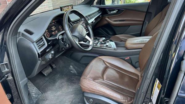 Audi Q7 2017 in Vilnius on AUTOMOTO.COM.LV Blue Audi Q7 2017 in Vilnius, with an engine capacity of 3.00 L and mileage of 236 thousand km for 11700 €, photo 10 on AUTOMOTO.COM.LV