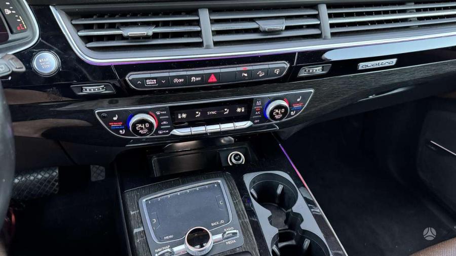 Blue Audi Q7 2017 in Vilnius, with an engine capacity of 3.00 L and mileage of 236 thousand km for 11700 €, photo 14 on AUTOMOTO.COM.LV