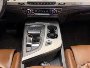 Blue Audi Q7 2018 in Vilnius, with an engine capacity of 2.97 L and mileage of 205 thousand km for 25500 €, photo 22 on AUTOMOTO.COM.LV