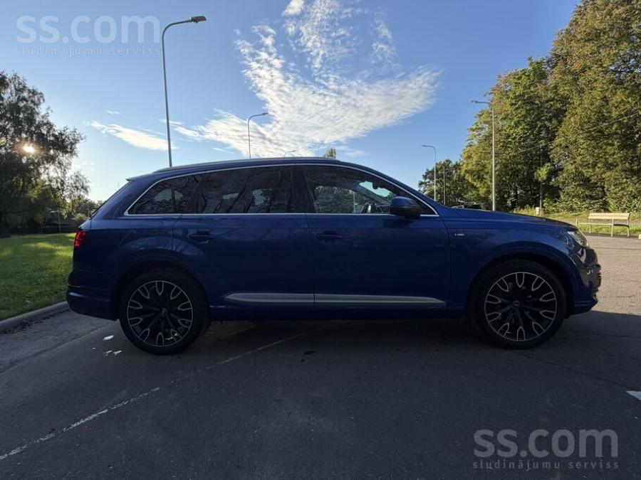 Blue Audi Q7 2018 in Riga, with an engine capacity of 3.00 L and mileage of 172 thousand km for 28900 €, photo 5 on AUTOMOTO.COM.LV