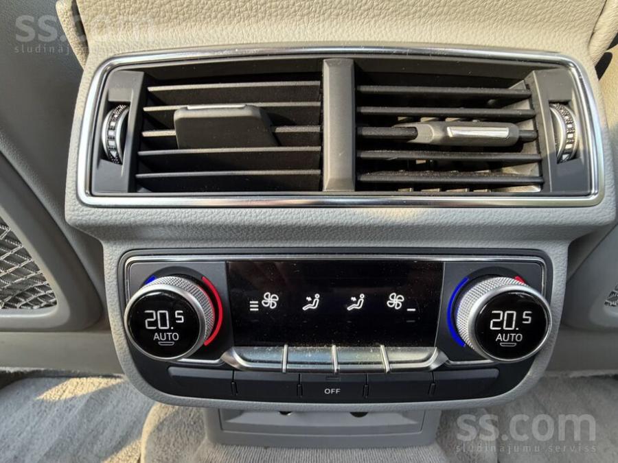 Blue Audi Q7 2018 in Riga, with an engine capacity of 3.00 L and mileage of 172 thousand km for 28900 €, photo 20 on AUTOMOTO.COM.LV