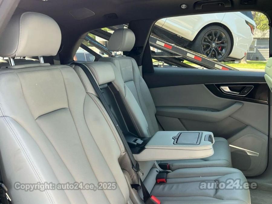 Zils Audi Q7 2019 Tallina, ar dzinēja tilpumu 3.00 L un nobraukumu 180 tūkst. km par 33500 €, foto 16 vietnē AUTOMOTO.COM.LV