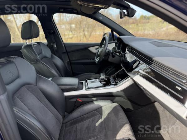 Blue Audi Q7 2020 in Saldus, with an engine capacity of 3.00 L and mileage of 160 thousand km for 34990 €, photo 10 on AUTOMOTO.COM.LV