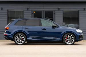 Zils Audi Q7 2020 Jelgava, ar dzinēja tilpumu 3.00 L un nobraukumu 119 tūkst. km par 52750 €, foto 7 vietnē AUTOMOTO.COM.LV