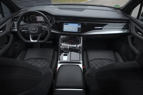 Blue Audi Q7 2020 in Jelgava, with an engine capacity of 3.00 L and mileage of 119 thousand km for 52750 €, photo 8 on AUTOMOTO.COM.LV