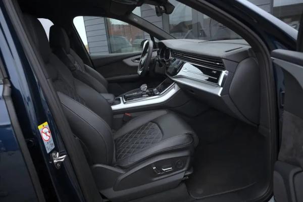 Blue Audi Q7 2020 in Jelgava, with an engine capacity of 3.00 L and mileage of 119 thousand km for 52750 €, photo 9 on AUTOMOTO.COM.LV