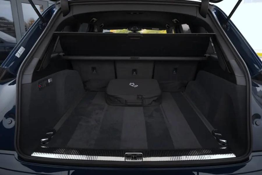 Zils Audi Q7 2020 Jelgava, ar dzinēja tilpumu 3.00 L un nobraukumu 119 tūkst. km par 52750 €, foto 12 vietnē AUTOMOTO.COM.LV