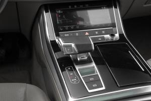 Blue Audi Q7 2020 in Vilnius, with an engine capacity of 3.00 L and mileage of 102 thousand km for 46250 €, photo 12 on AUTOMOTO.COM.LV