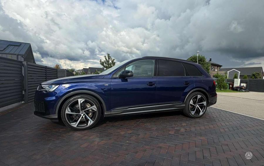 Blue Audi Q7 2021 in Klaipeda, with an engine capacity of 3.00 L and mileage of 82 thousand km for 56000 €, photo 1 on AUTOMOTO.COM.LV