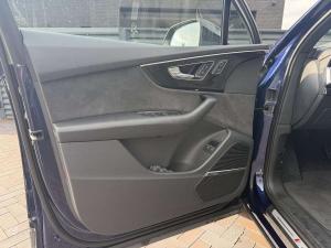 Blue Audi Q7 2021 in Klaipeda, with an engine capacity of 3.00 L and mileage of 82 thousand km for 56000 €, photo 12 on AUTOMOTO.COM.LV