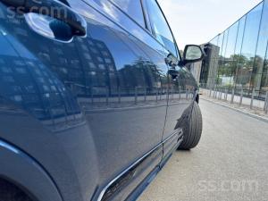 Blue Audi Q7 2022 in Riga, with an engine capacity of 3.00 L and mileage of 64 thousand km for 39500 €, photo 4 on AUTOMOTO.COM.LV