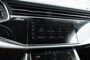Blue Audi Q7 2024 in Marupe, with an engine capacity of 3.00 L and mileage of 73 thousand km for 53200 €, photo 20 on AUTOMOTO.COM.LV