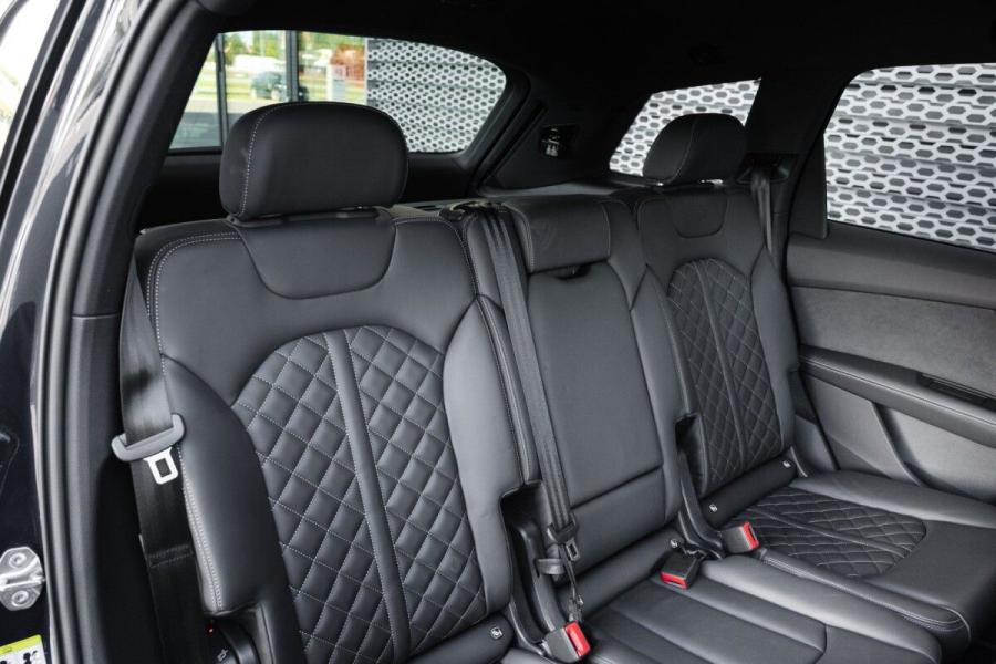 Zils Audi Q7 2024 Mārupe, ar dzinēja tilpumu 3.00 L un nobraukumu 39 tūkst. km par 59350 €, foto 36 vietnē AUTOMOTO.COM.LV