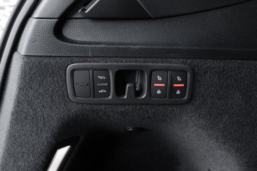 Zils Audi Q7 2024 Mārupe, ar dzinēja tilpumu 3.00 L un nobraukumu 39 tūkst. km par 59350 €, foto 39 vietnē AUTOMOTO.COM.LV