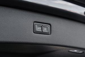 Zils Audi Q7 2024 Mārupe, ar dzinēja tilpumu 3.00 L un nobraukumu 39 tūkst. km par 59350 €, foto 40 vietnē AUTOMOTO.COM.LV