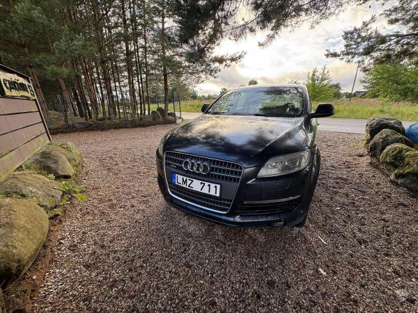 Zils Audi Q7 2005 Viļņa, ar dzinēja tilpumu 3.00 L un nobraukumu 322 tūkst. km par 2750 €, foto 2 vietnē AUTOMOTO.COM.LV