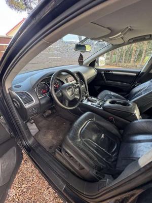 Zils Audi Q7 2005 Viļņa, ar dzinēja tilpumu 3.00 L un nobraukumu 322 tūkst. km par 2750 €, foto 5 vietnē AUTOMOTO.COM.LV