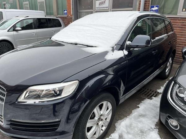 Blue Audi Q7 2006 in Plunge, with an engine capacity of 3.00 L and mileage of 230 thousand km for 3700 €, photo 2 on AUTOMOTO.COM.LV
