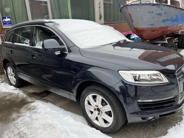 Blue Audi Q7 2006 in Plunge, with an engine capacity of 3.00 L and mileage of 230 thousand km for 3700 €, photo 4 on AUTOMOTO.COM.LV