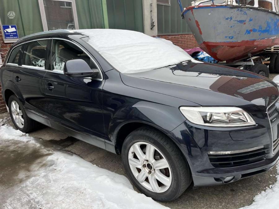 Blue Audi Q7 2006 in Plunge, with an engine capacity of 3.00 L and mileage of 230 thousand km for 3700 €, photo 4 on AUTOMOTO.COM.LV