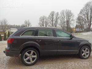 Brown Audi Q7 2006 in Daugavpils, with an engine capacity of 3.00 L and mileage of 318 thousand km for 6300 €, photo 4 on AUTOMOTO.COM.LV