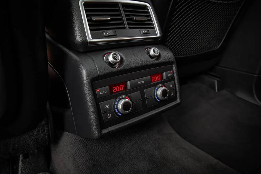 Brūns Audi Q7 2009 Tukums, ar dzinēja tilpumu 4.20 L un nobraukumu 266 tūkst. km par 13550 €, foto 16 vietnē AUTOMOTO.COM.LV