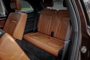 Brūns Audi Q7 2009 Tukums, ar dzinēja tilpumu 4.20 L un nobraukumu 266 tūkst. km par 13550 €, foto 17 vietnē AUTOMOTO.COM.LV